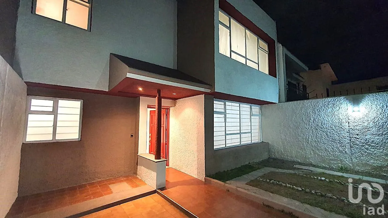 Casa en Renta en Bosques de Aragón, Nezahualcóyotl, México | NEX-239075